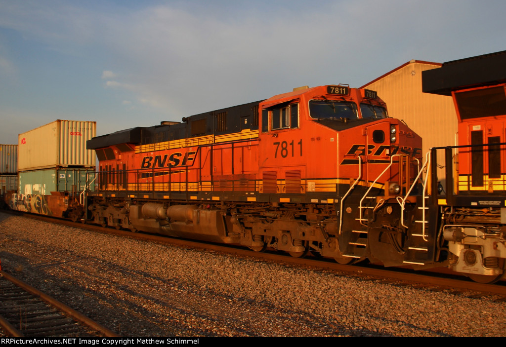 BNSF 7811